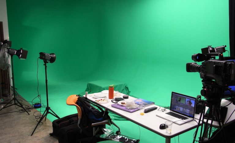 What are the benefits of using green screen? - TechWalls