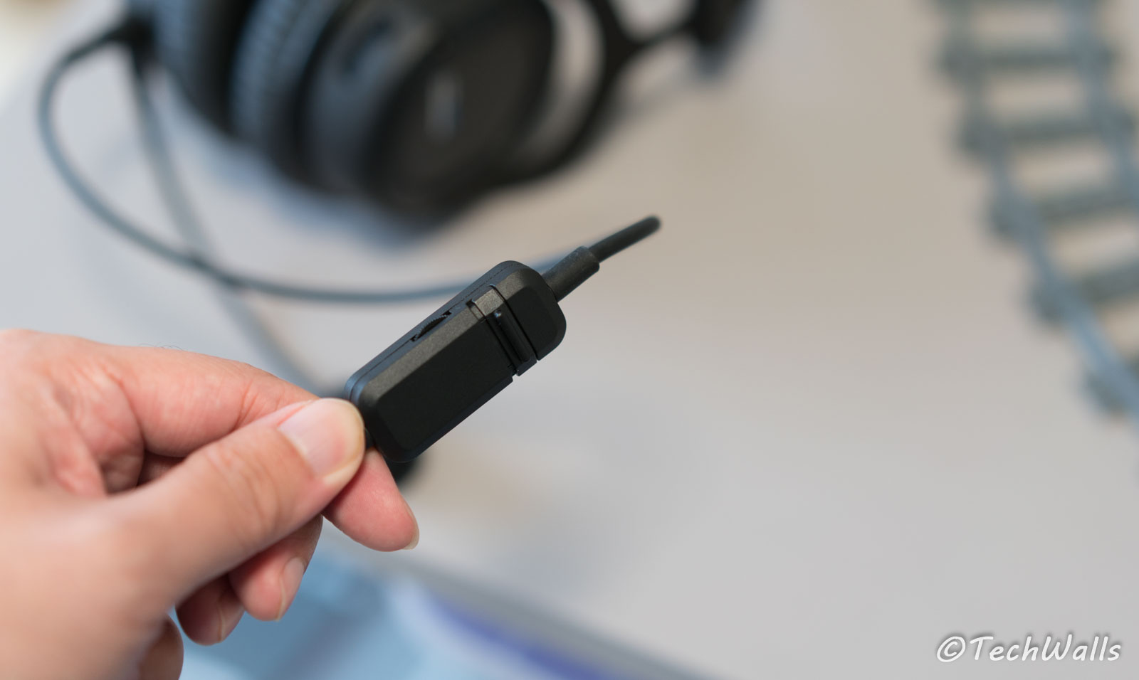 beyerdynamic CUSTOM Game Stereo Gaming Headset Review - Made For Both ...