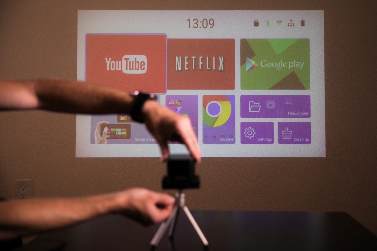 PIQO 1080p Pocket Projector - A Powerful 2-inch Cube - TechWalls