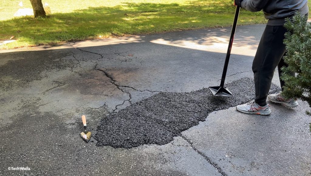 A Guide to Using QPR 50-lb Asphalt Patch in Cold Weather - TechWalls