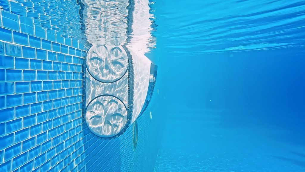 WYBOT Osprey 700 Cordless Robotic Pool Cleaner Review – The Best Pool ...