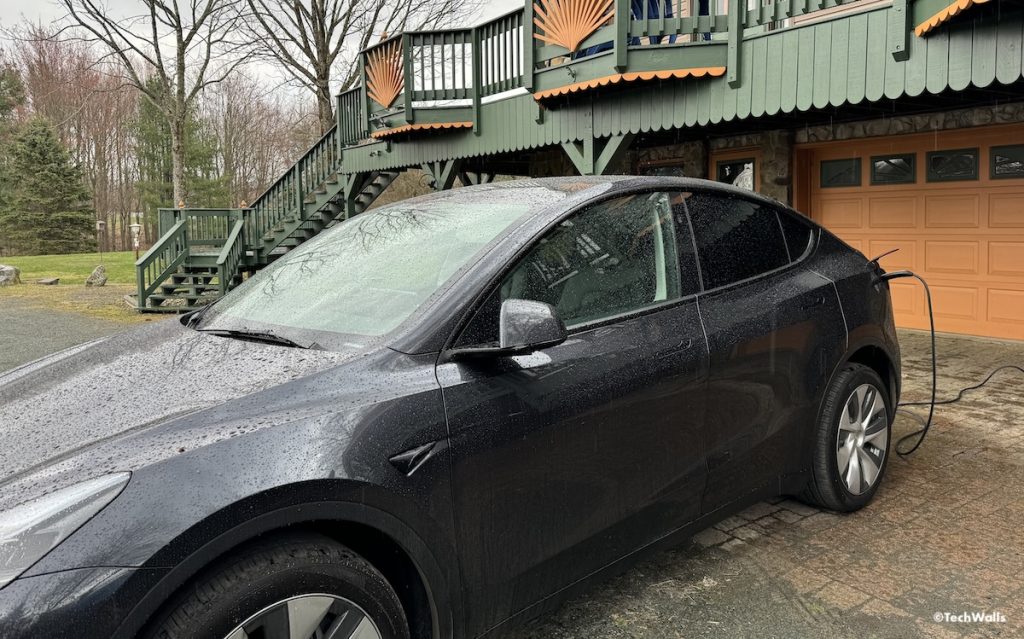 Charging a Tesla with the Mobile Connector in the Rain - Is It Safe ...