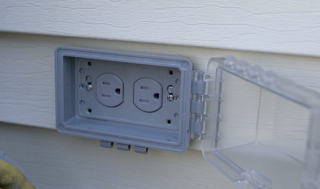 How to Install an Outdoor Outlet Cover - Using Sealproof 1-Gang ...