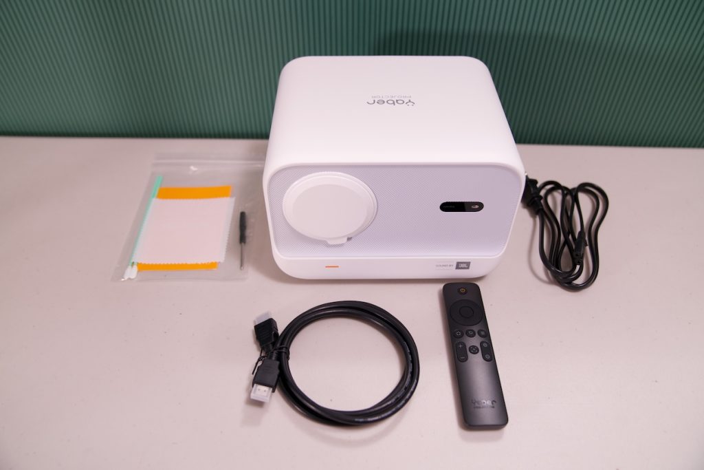 Yaber L2s Projector Review: Big Screen with Native 1080p Resolution ...