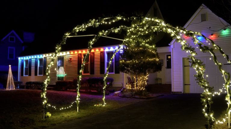 Make a Magical Holiday Entrance with PVC Driveway Arches - TechWalls
